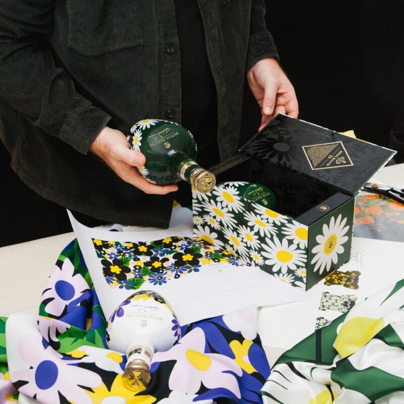 Rượu ROYAL SALUTE 21 Richard Quinn Daisy Edition II TẾT